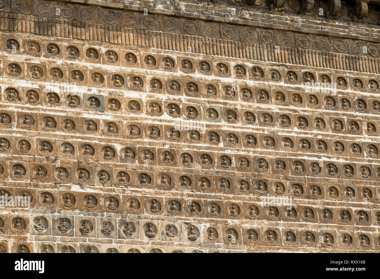 Some of the 10.000 brick statues of the Buddha of excellent carving ...