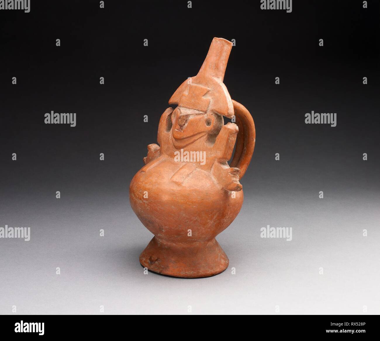 Ceramic figure vessel hi-res stock photography and images - Alamy