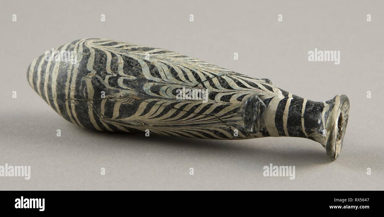 Glass core formed technique hi-res stock photography and images - Alamy