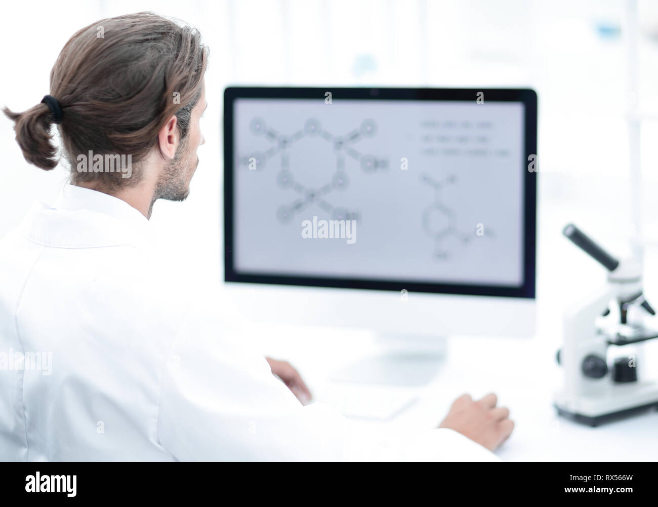 Scientist analysing data computer hi-res stock photography and images ...