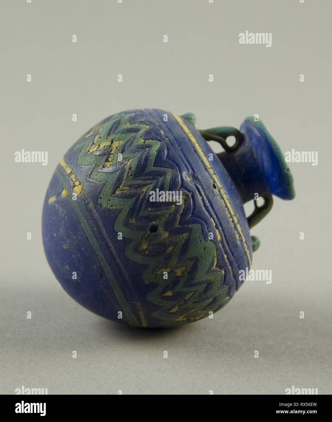 Core formed glass hi-res stock photography and images - Alamy