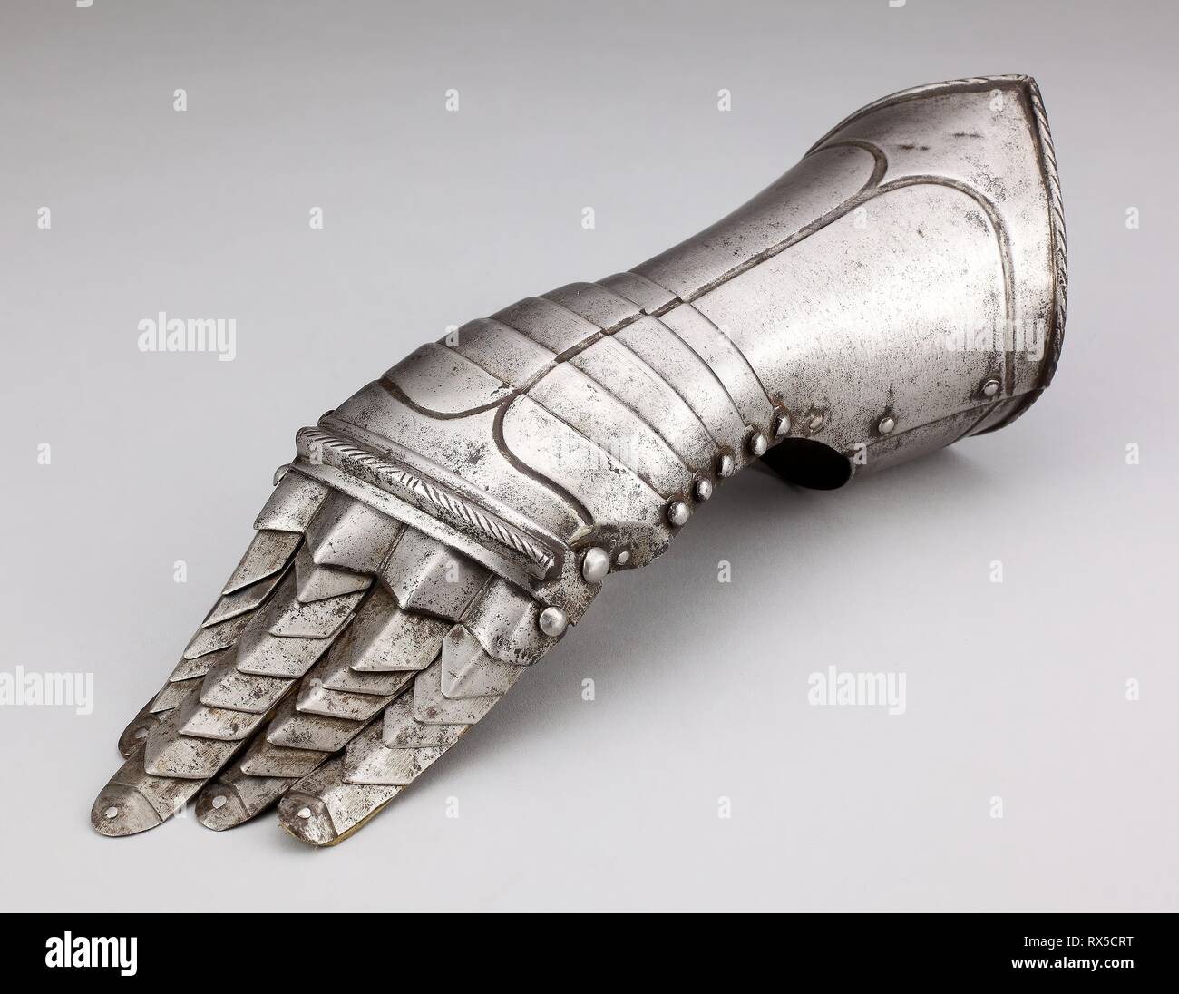 Fingered gauntlet hi-res stock photography and images - Alamy