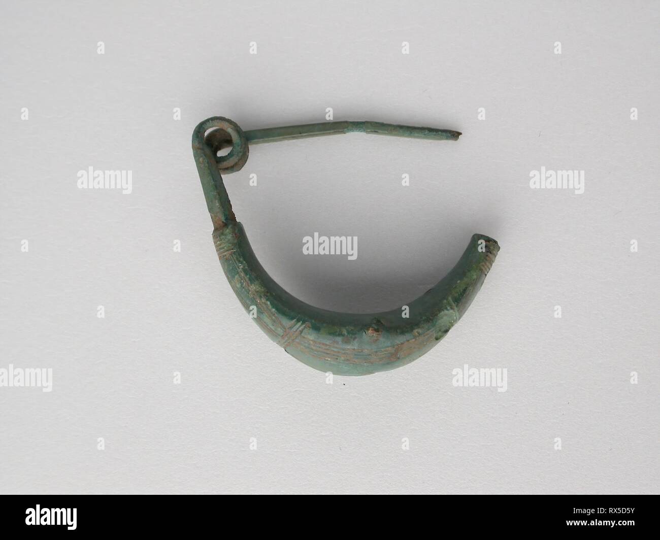 Fibula brooch hi-res stock photography and images - Alamy