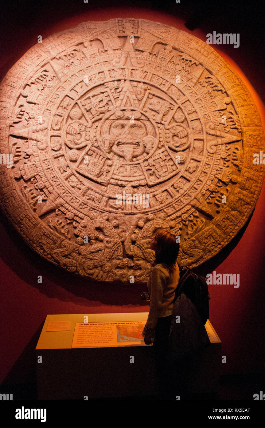 Aztec calendar stone hi-res stock photography and images - Alamy