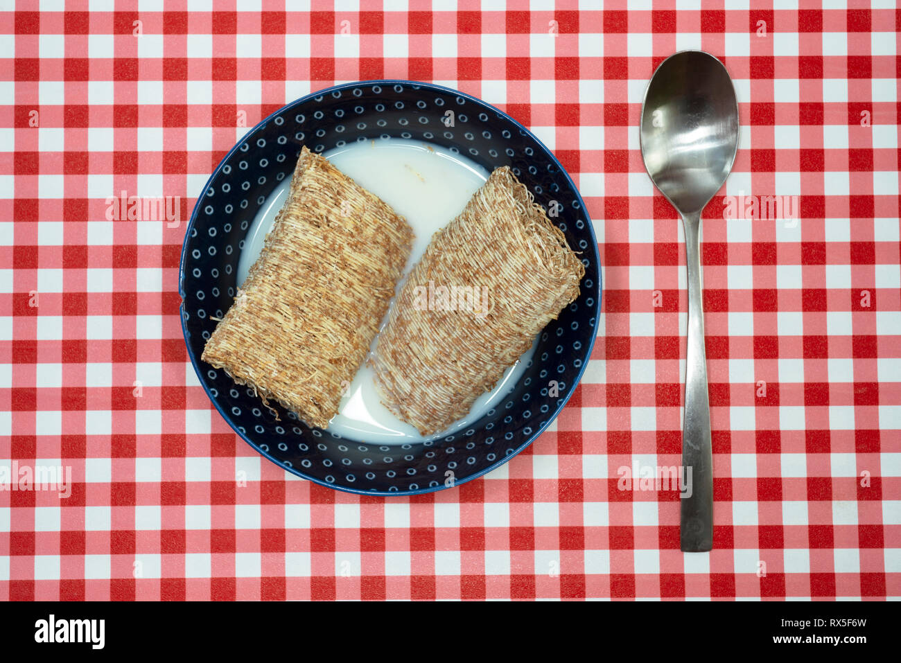 Shredded wheat breakfast cereal Stock Photo - Alamy