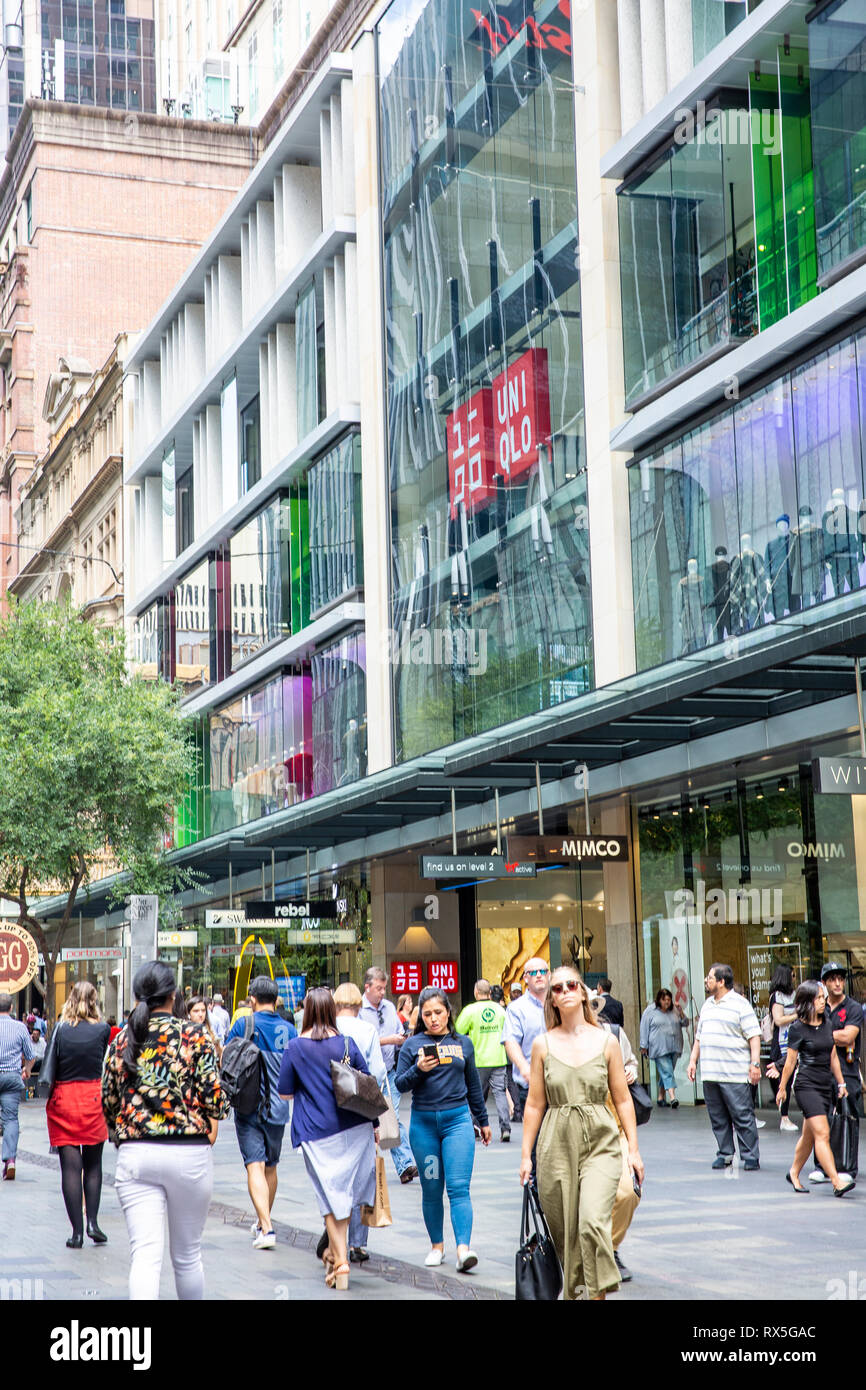 Office workers in Sydney's pitt street browsing major high street ...