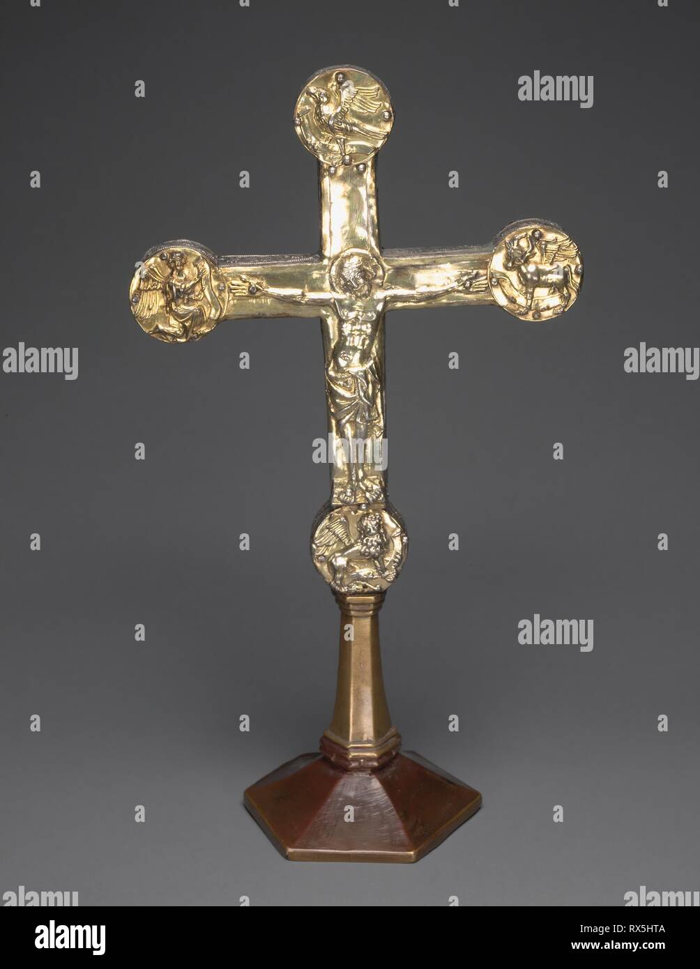 Silver altar cross hi-res stock photography and images - Alamy