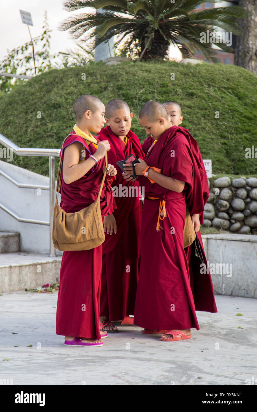 Buddhist monk phone hi-res stock photography and images - Alamy