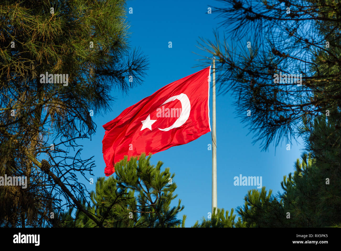 Waving flag turkey flagpole hi-res stock photography and images - Alamy