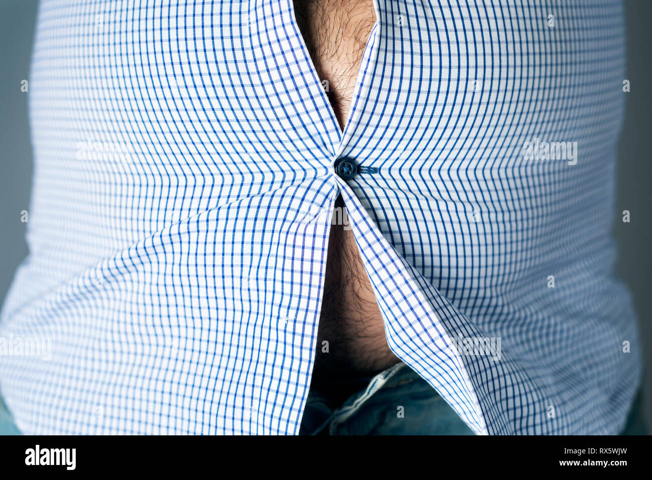 Person with beer belly hi-res stock photography and images - Alamy