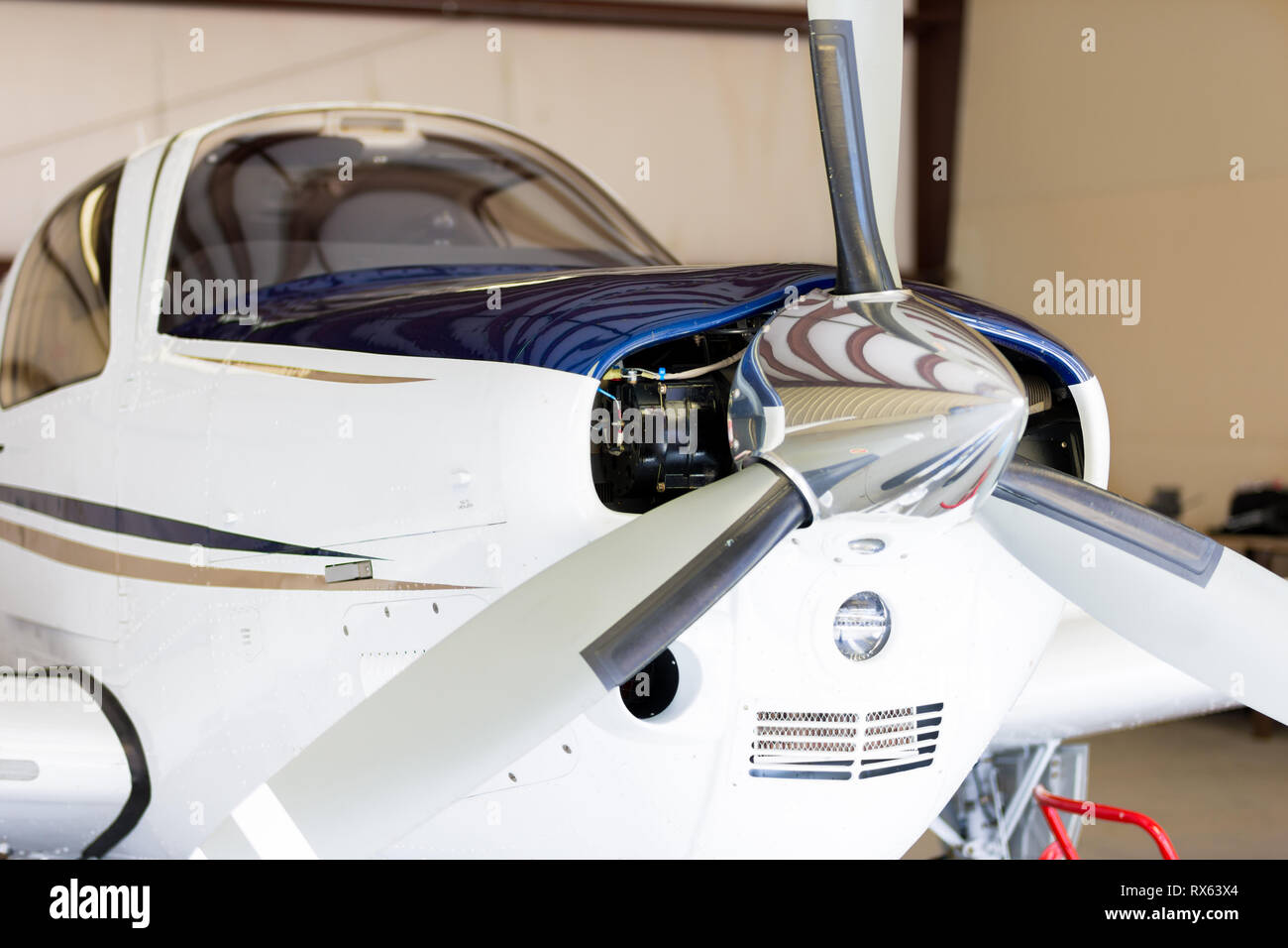 Private airplane cockpit hi-res stock photography and images - Alamy