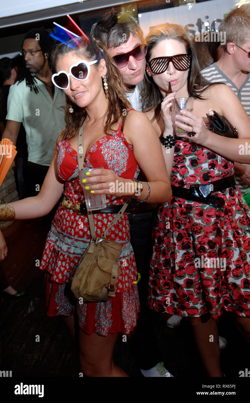 Disco night club 2000 hi-res stock photography and images - Alamy