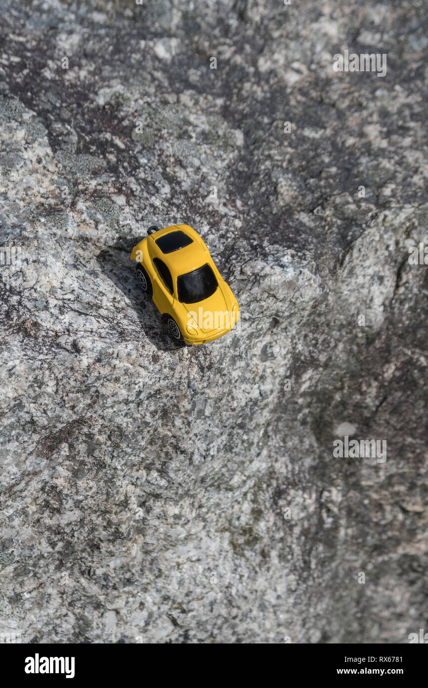 Car falling off cliff hi-res stock photography and images - Alamy