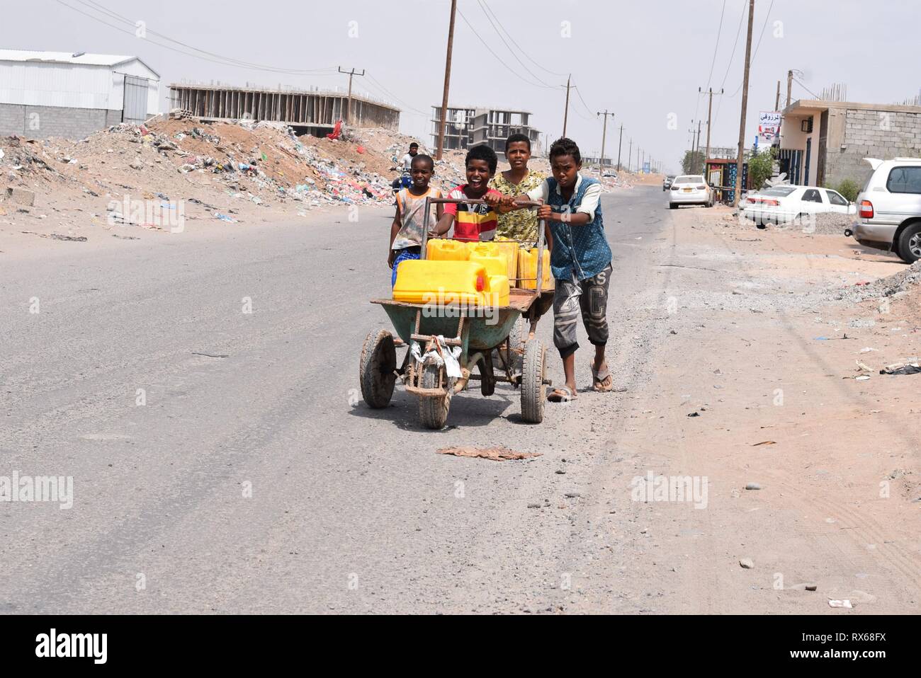 Wheelbarrow military hi-res stock photography and images - Alamy