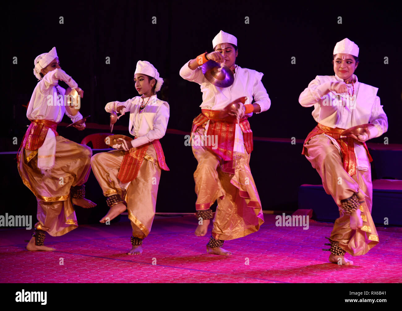 Bhor tal dance hi-res stock photography and images - Alamy