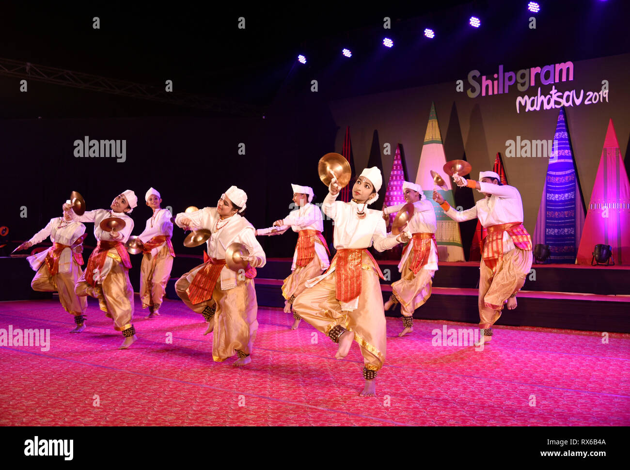 Bhor tal dance hi-res stock photography and images - Alamy