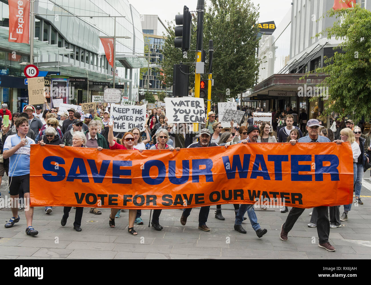 Water aquifers hi-res stock photography and images - Alamy