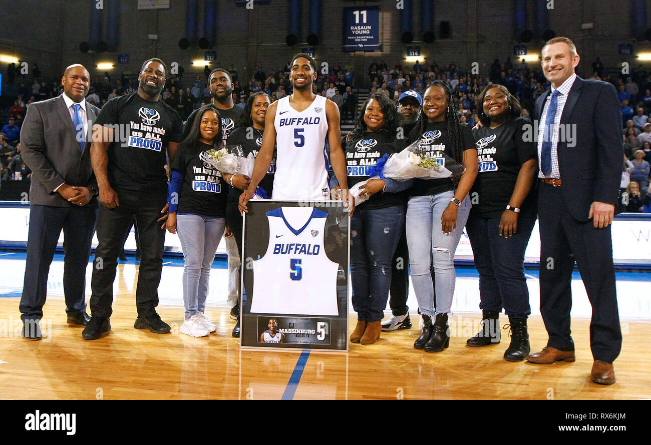 Mark buffalo family hi-res stock photography and images - Alamy