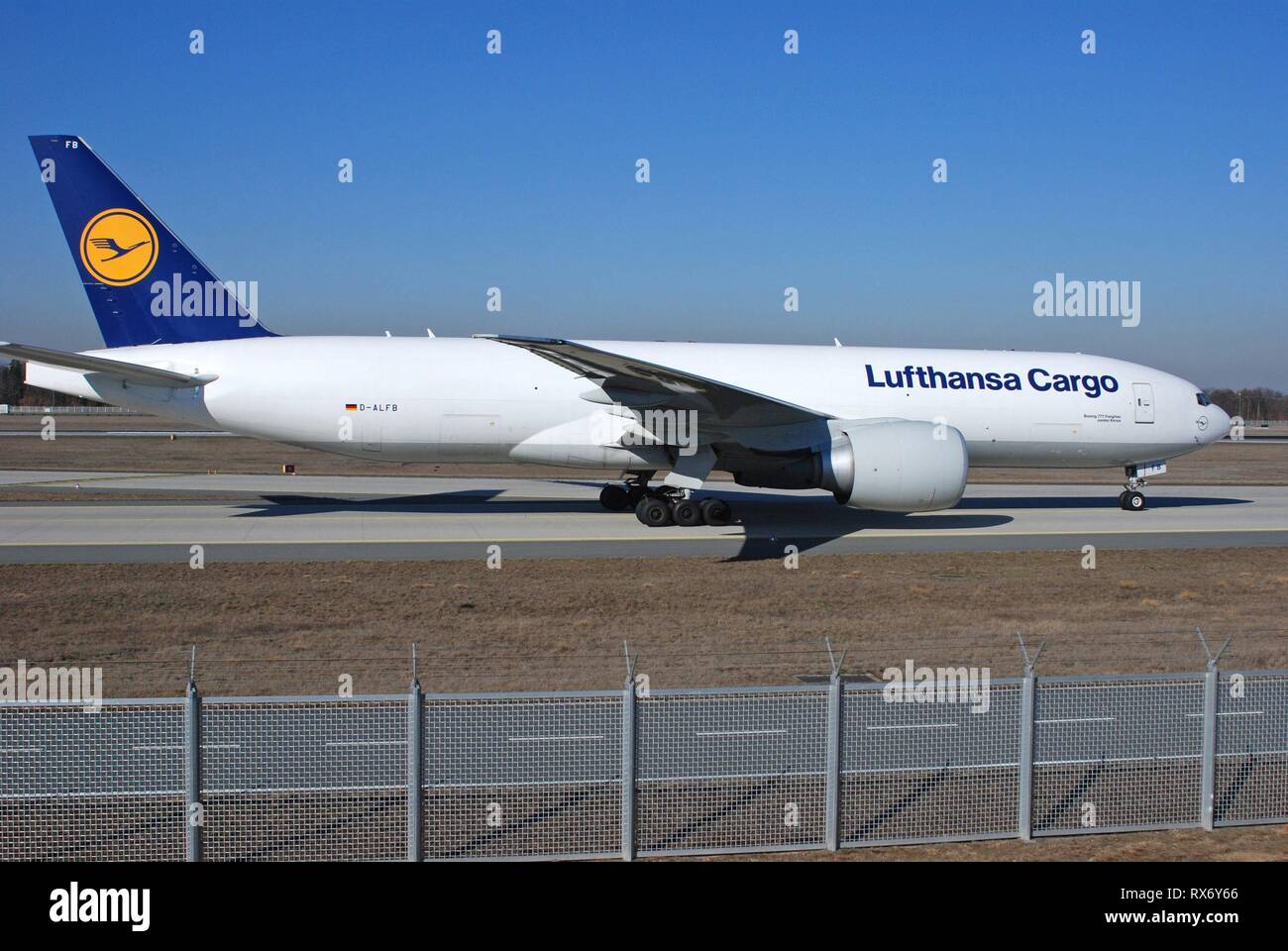 Boeing 777 freighter hi-res stock photography and images - Alamy