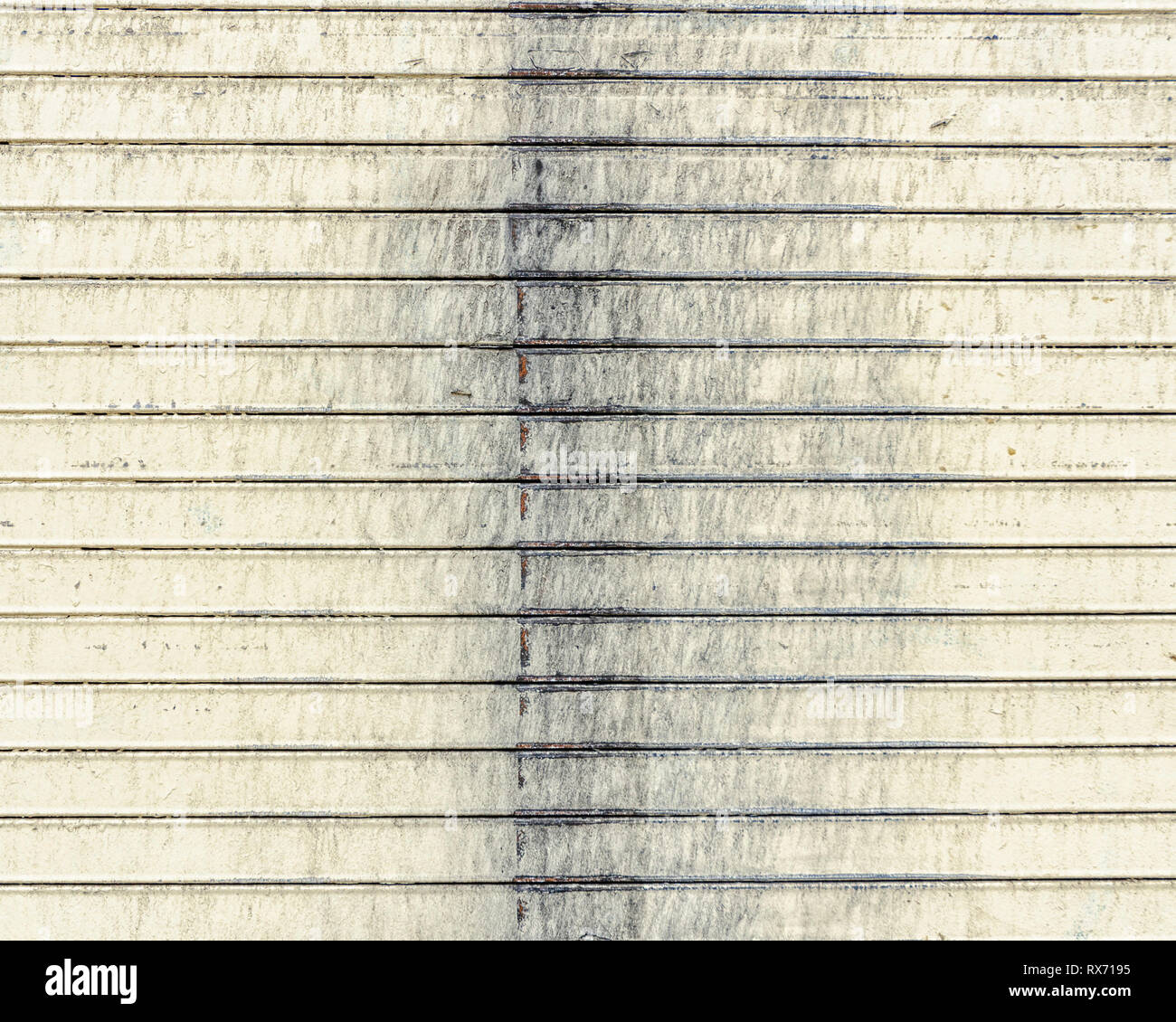 Battered architecture hi-res stock photography and images - Alamy