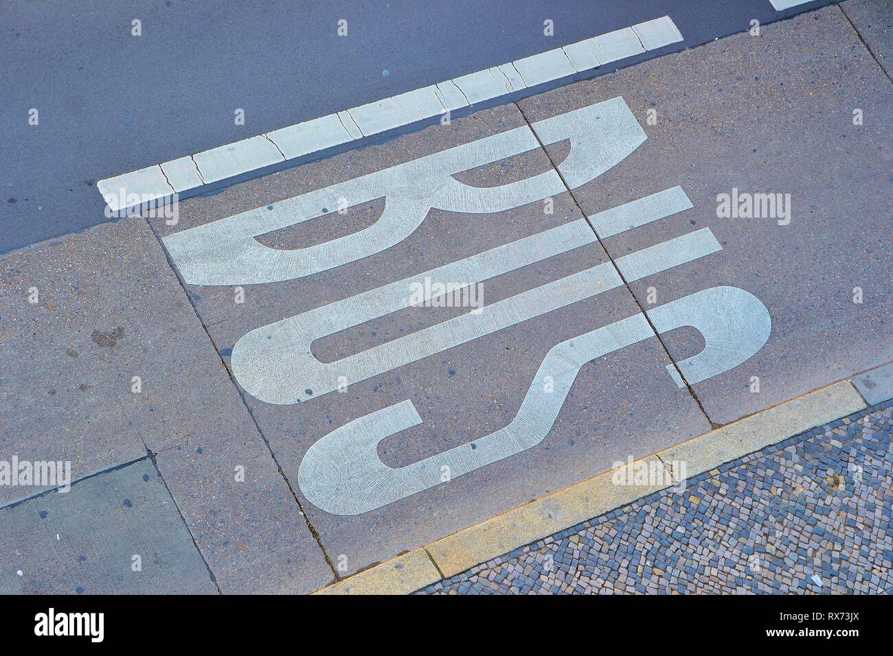 Bus stop sign berlin hi-res stock photography and images - Alamy