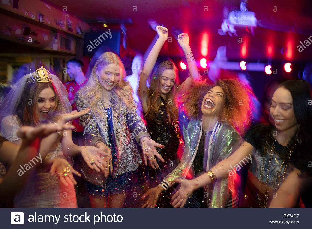 Five women dancing in nightclub hi-res stock photography and images - Alamy