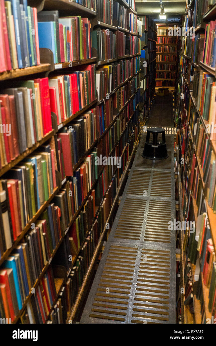 The London Library in St James's Square Stock Photo - Alamy