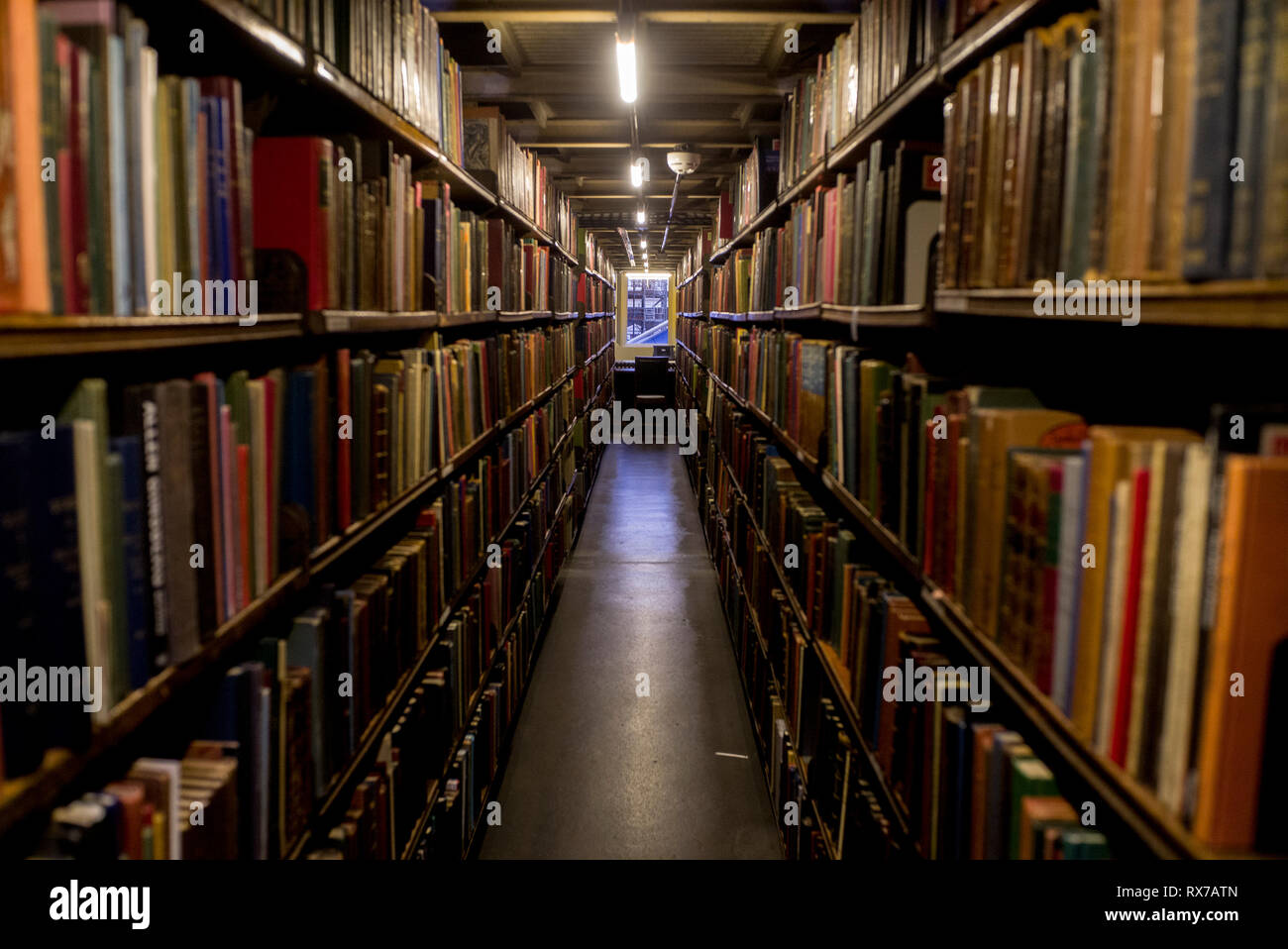 The british library interior hi-res stock photography and images - Alamy