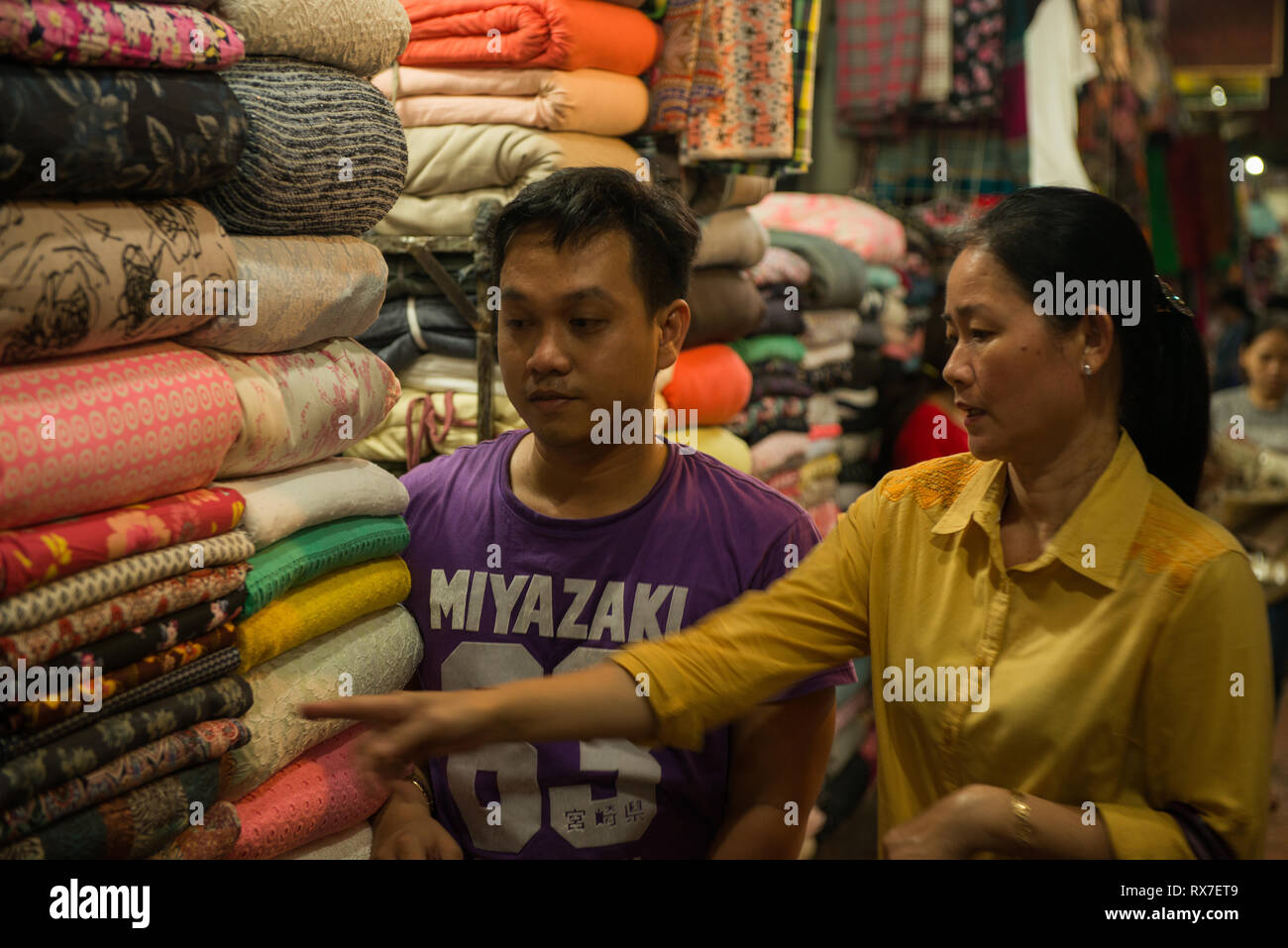 Street markets of Cambodia Stock Photo - Alamy