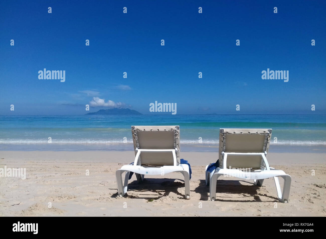 Serene ocean view two hi-res stock photography and images - Alamy