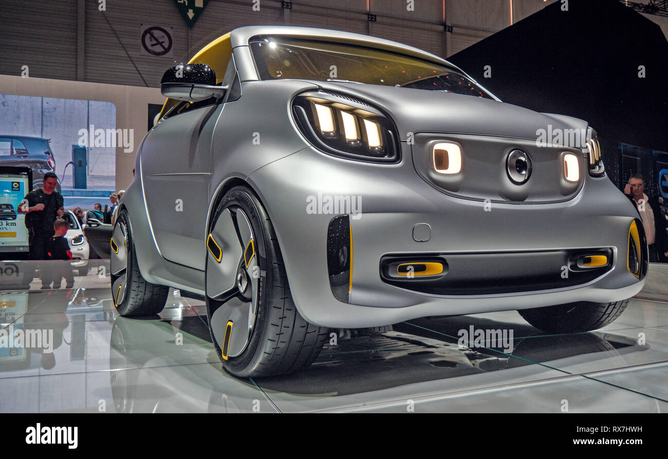 Smart electric cars hi-res stock photography and images - Alamy
