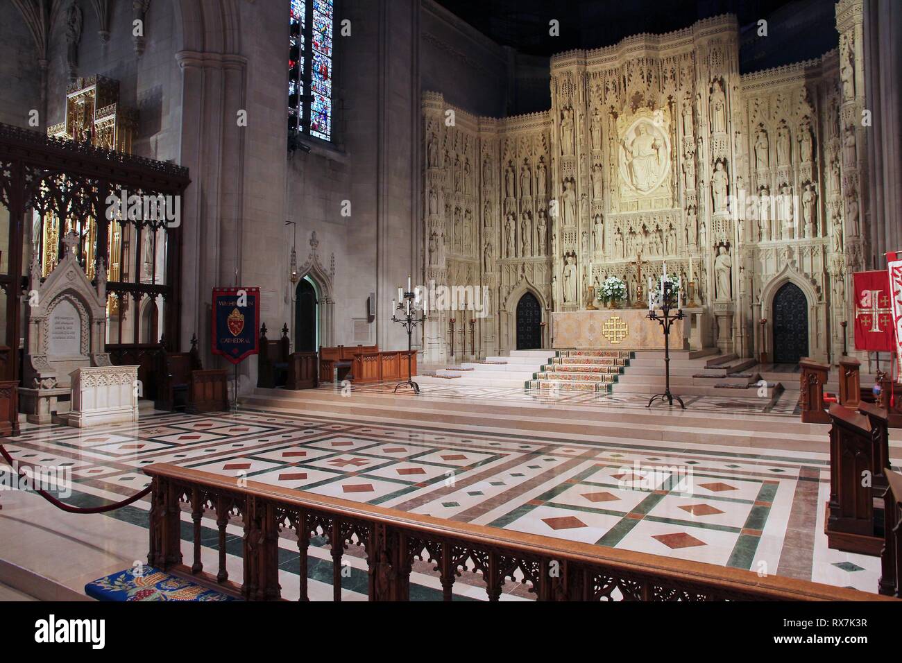 Washington national cathedral altar hi-res stock photography and images ...