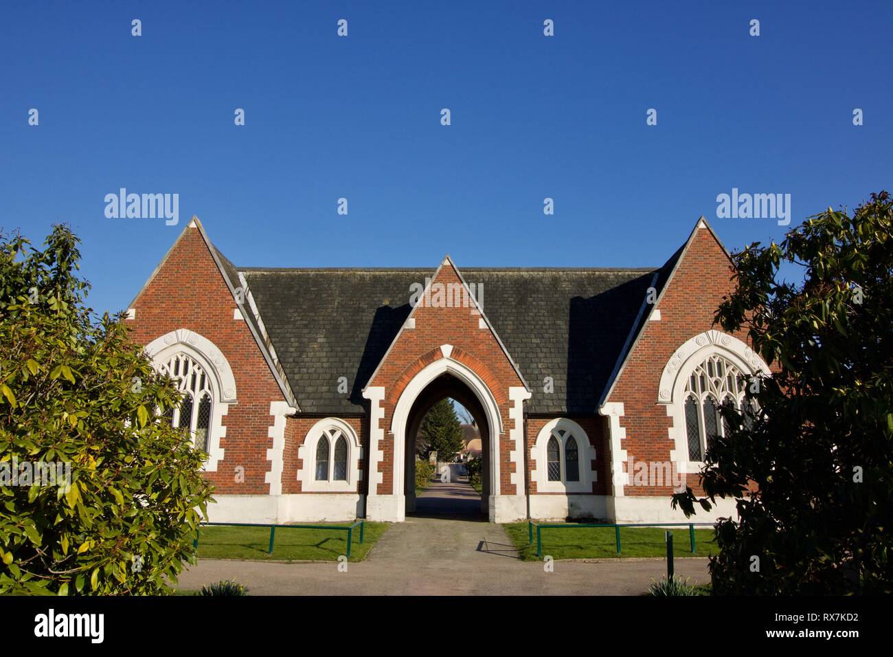 Funeral home exterior hi-res stock photography and images - Alamy