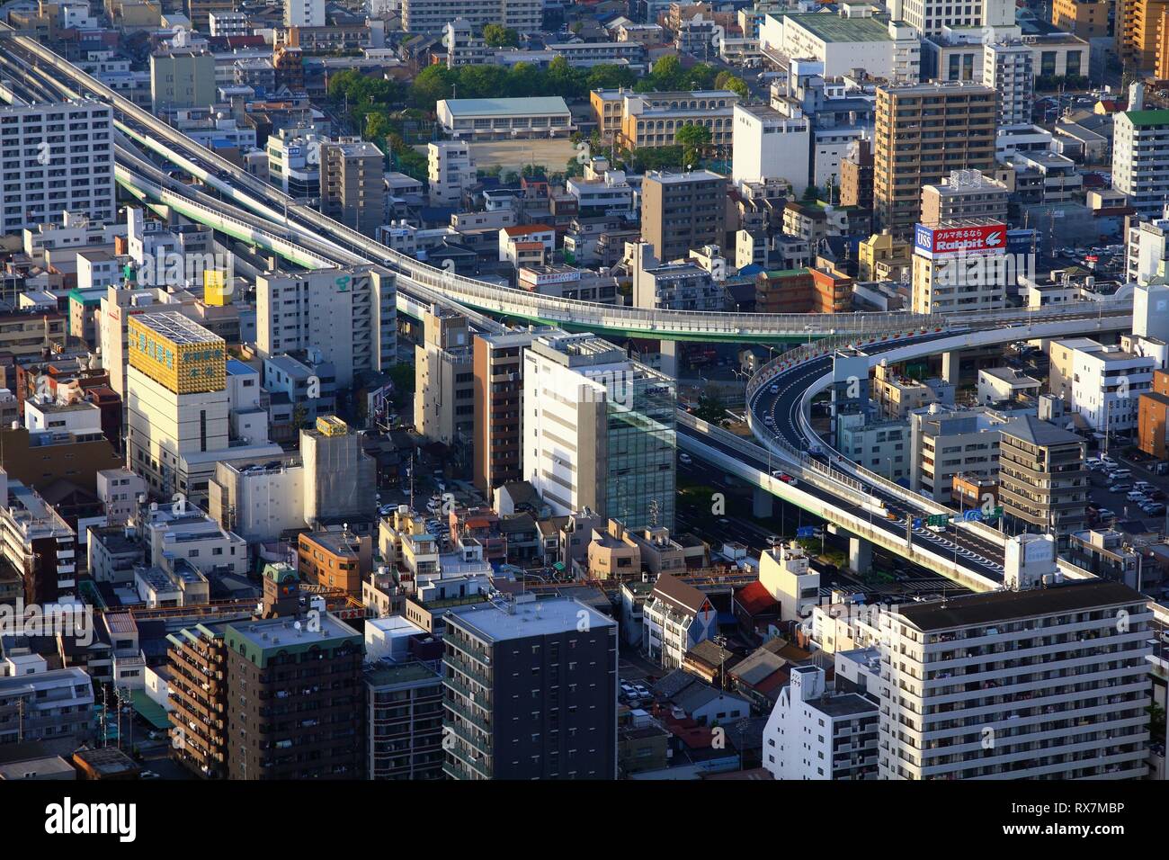 Japan streets urban hi-res stock photography and images - Alamy