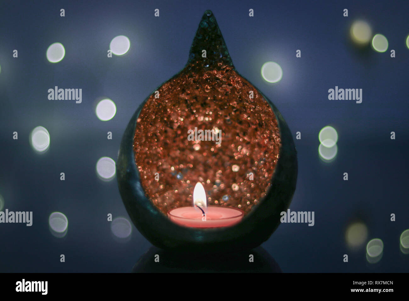 Candle flame vector hi-res stock photography and images - Alamy