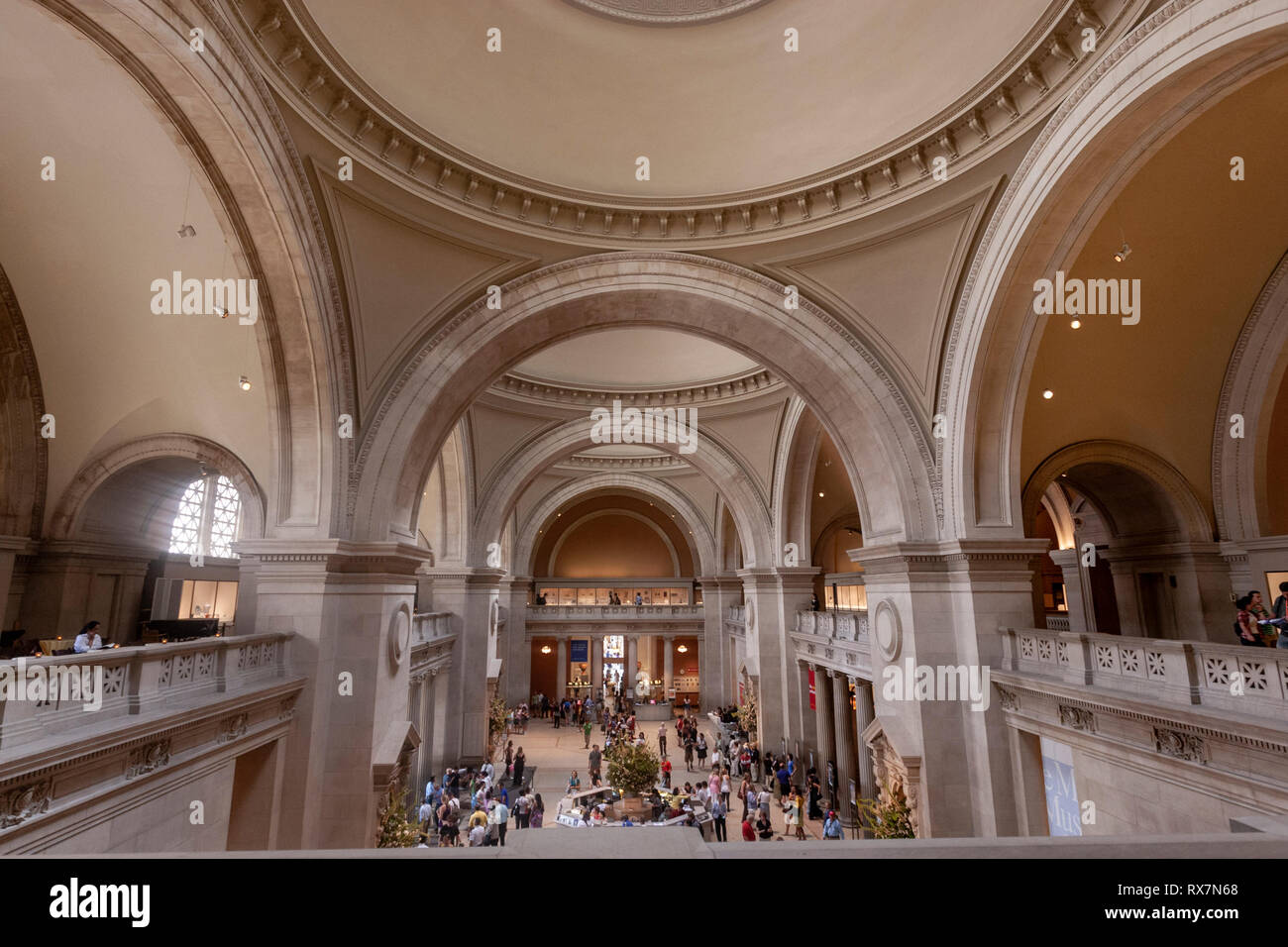 Visitors to The MET in the Great Hall, The Metropolitan Museum of Art ...