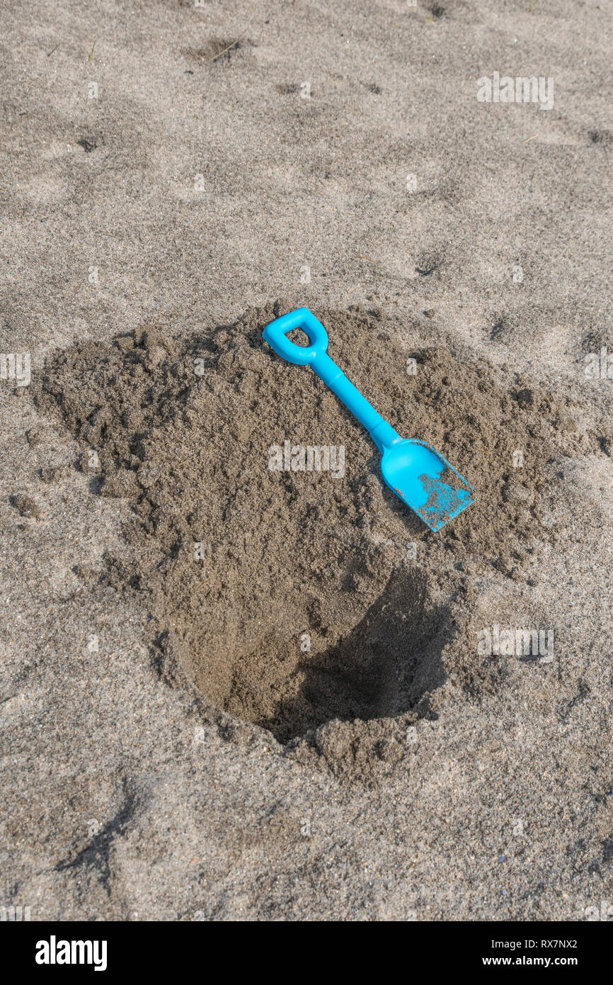 Dig yourself out of a hole hi-res stock photography and images - Alamy