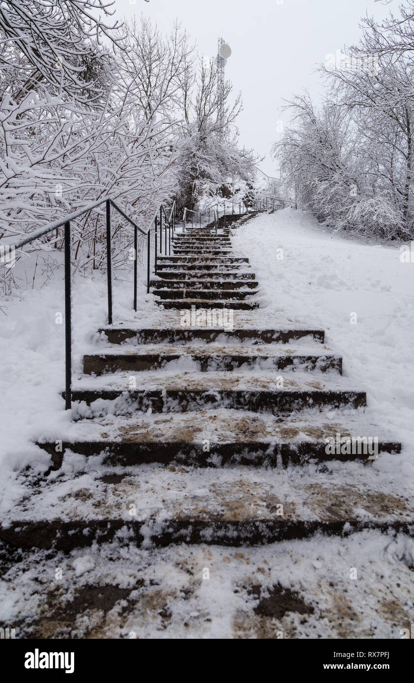Snowy stairs hi-res stock photography and images - Alamy