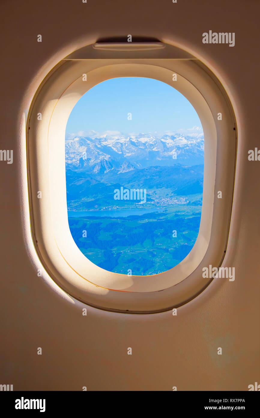 Side view of airplane hi-res stock photography and images - Alamy