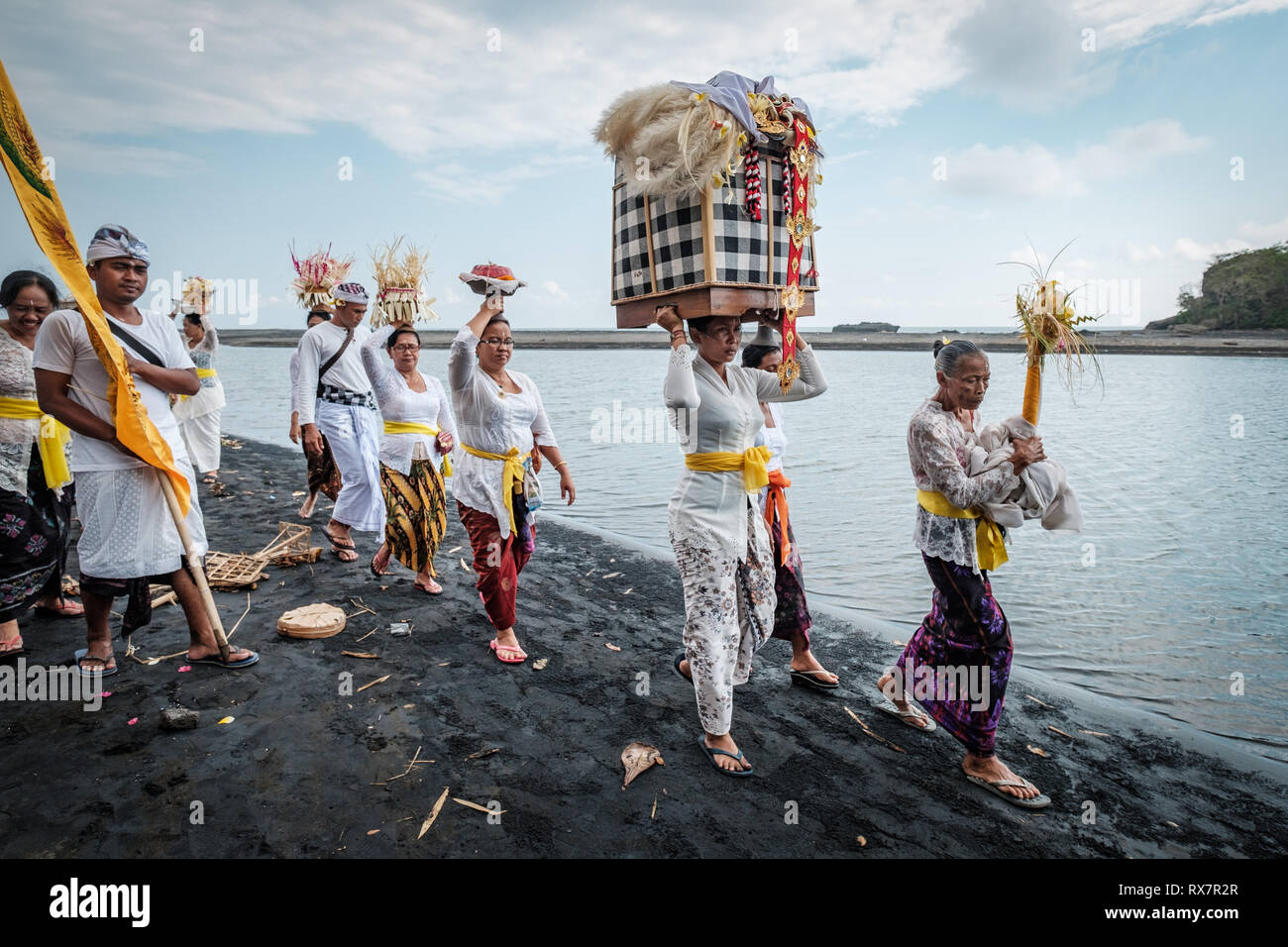 Balinese ceremony hi-res stock photography and images - Alamy