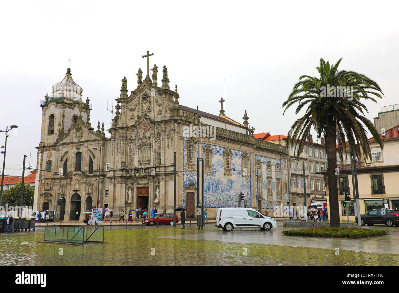 PORTO, PORTUGAL - JUNE 21, 2018: Carmelitas and Carmo Churches ...