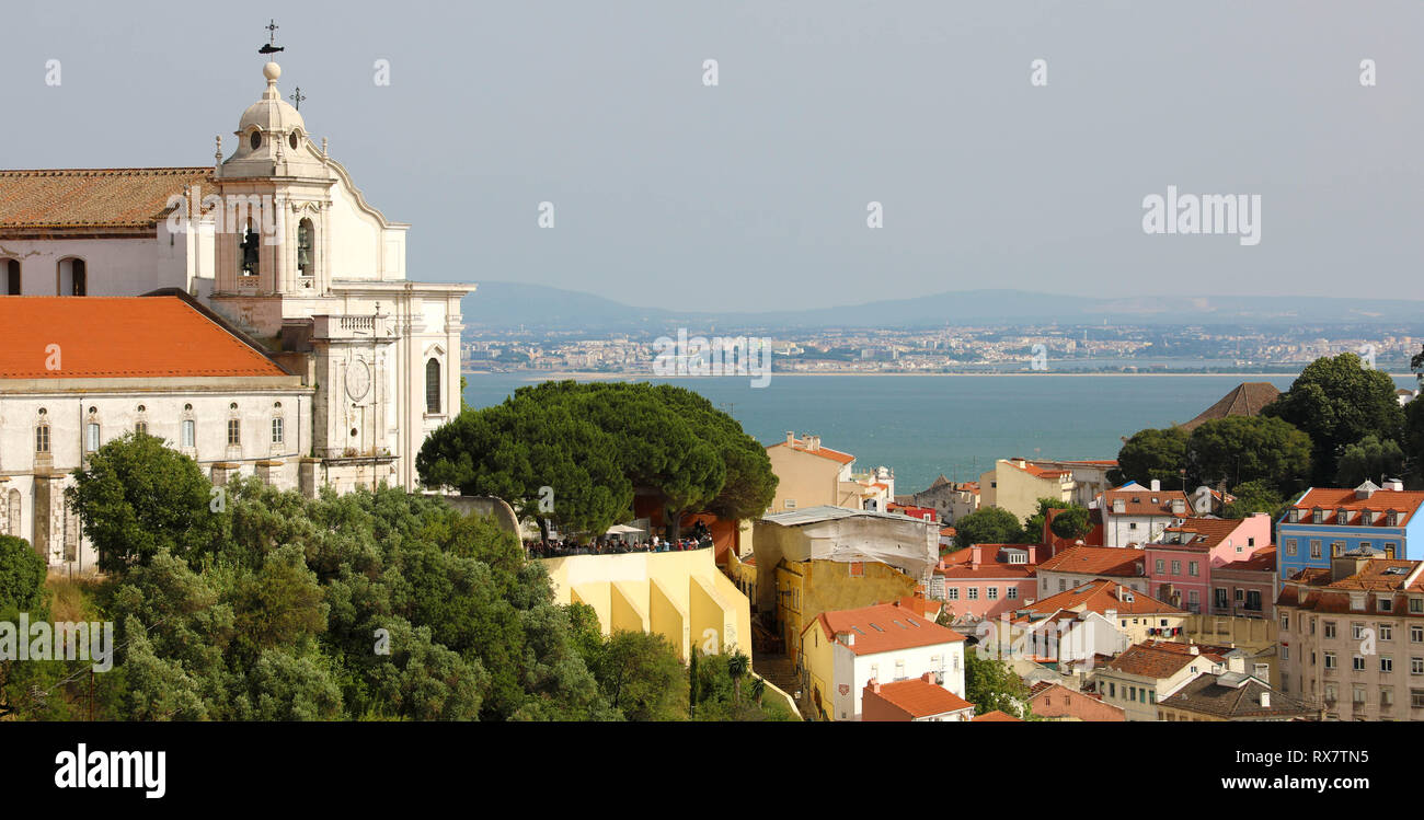 Lisboa portugal traditional picturesque hi-res stock photography and ...