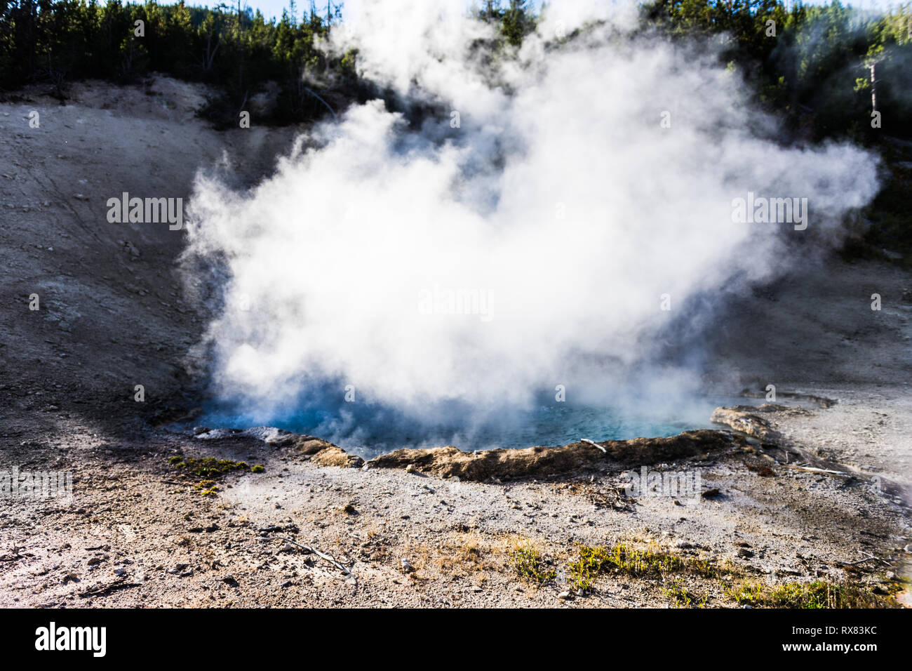 Yellowstone park volcano eruption hi-res stock photography and images ...
