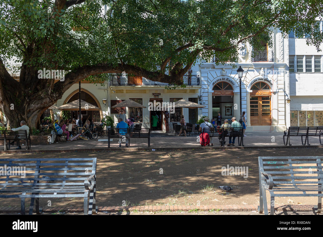 Parque colon santo domingo hi-res stock photography and images - Alamy