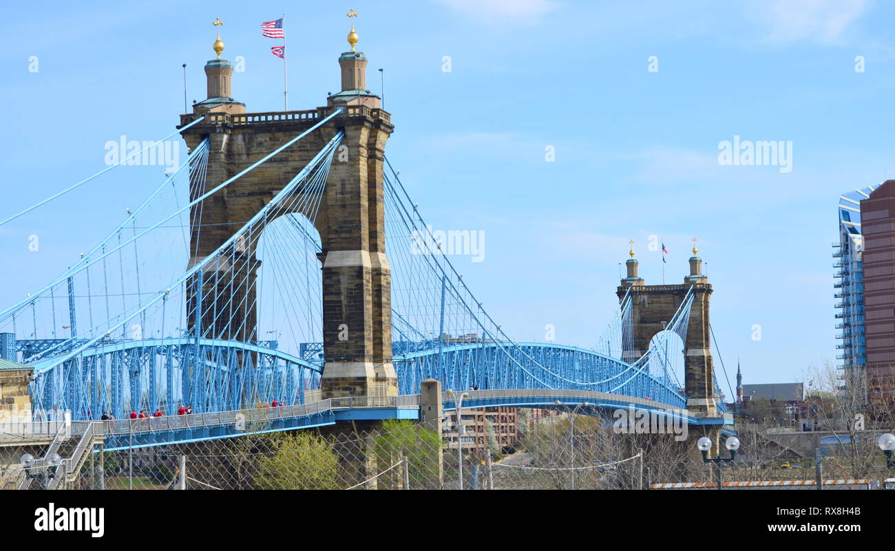 Cincinnati, Ohio, USA - April 13, 2014: John A. Roebling Suspension ...