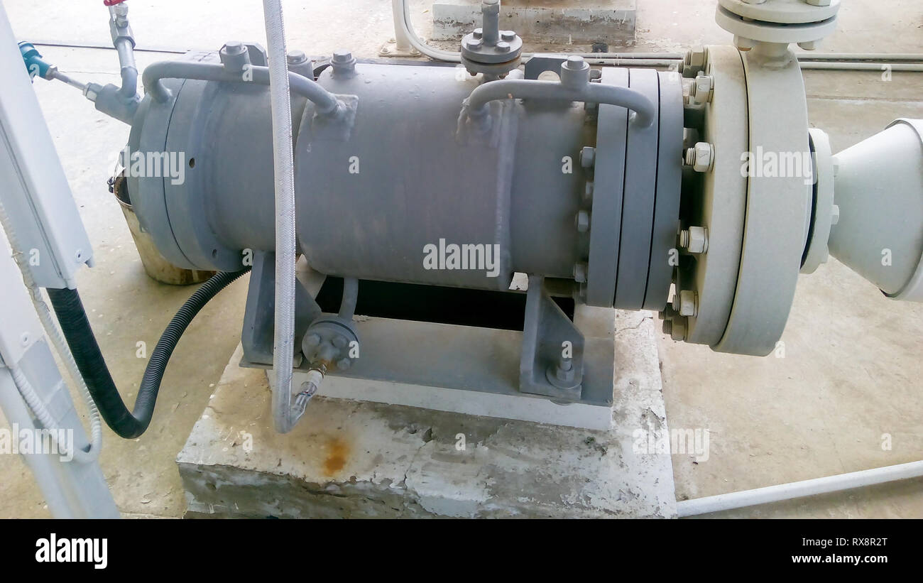The pump for pumping hot products of oil refining. Equipment refinery ...