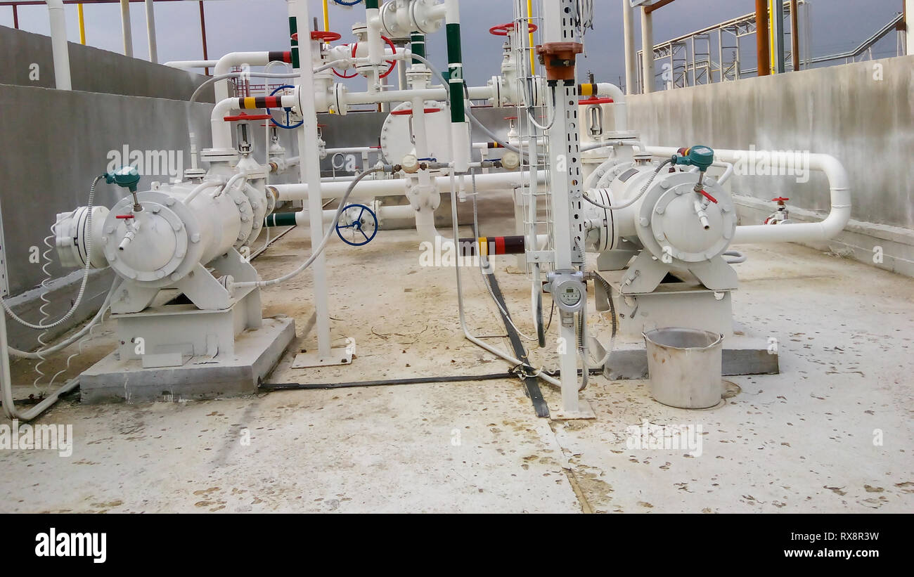 Petroleum products rectification hi-res stock photography and images ...