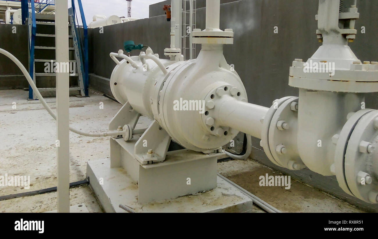 The pump for pumping hot products of oil refining. Equipment refinery ...
