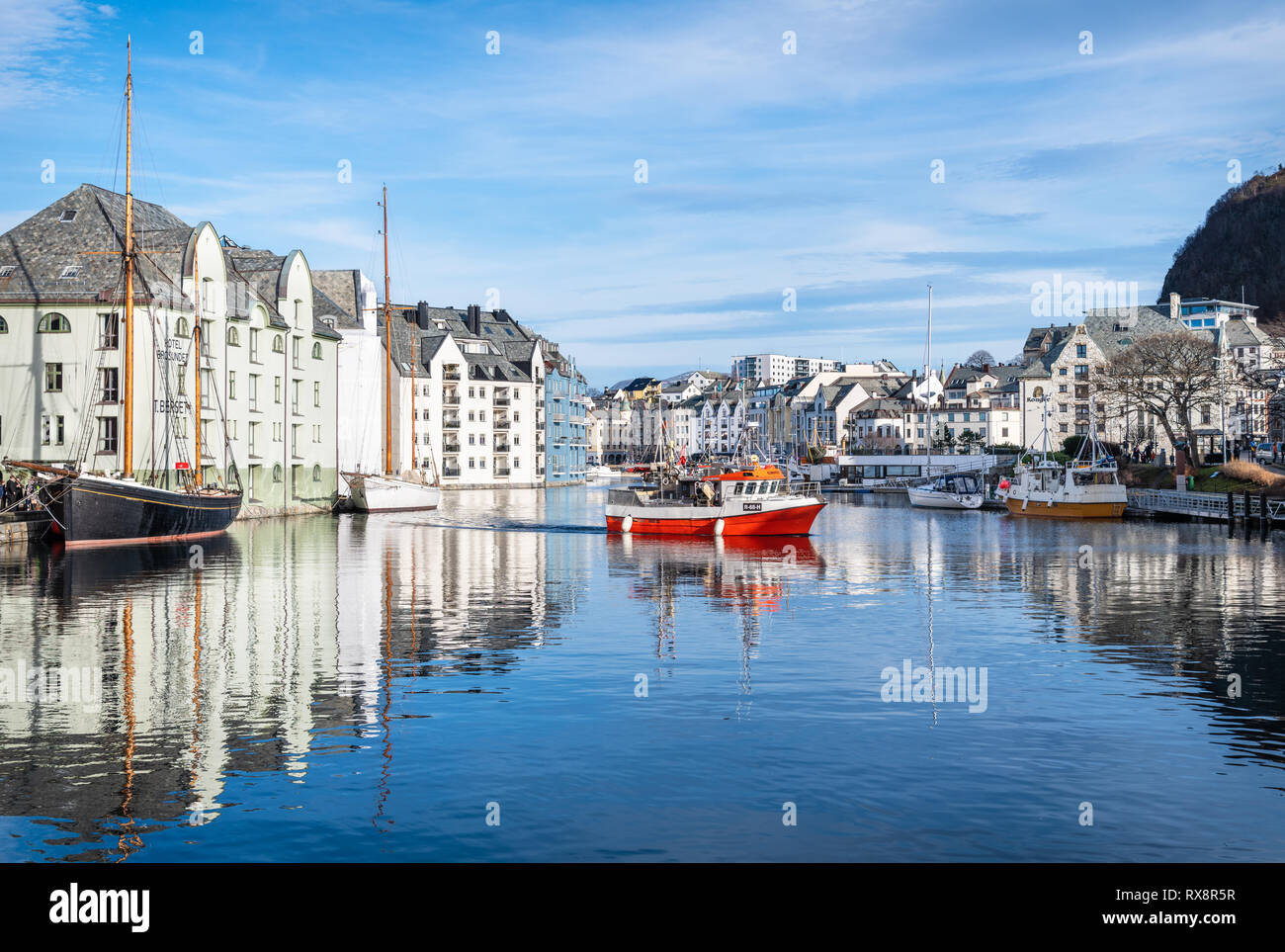 Colourful buildings canal alesund hi-res stock photography and images ...