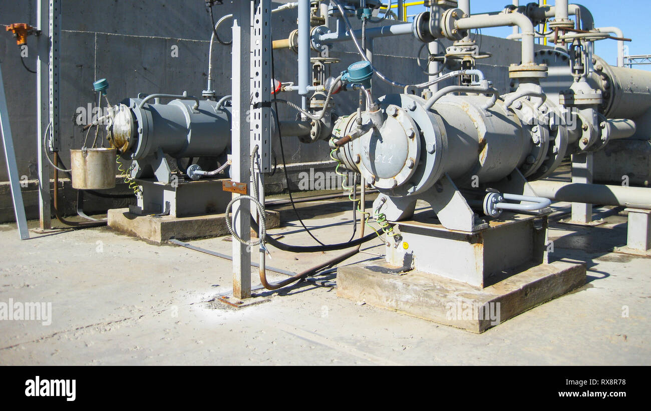 Oil refinery. Equipment for primary oil refining Stock Photo - Alamy